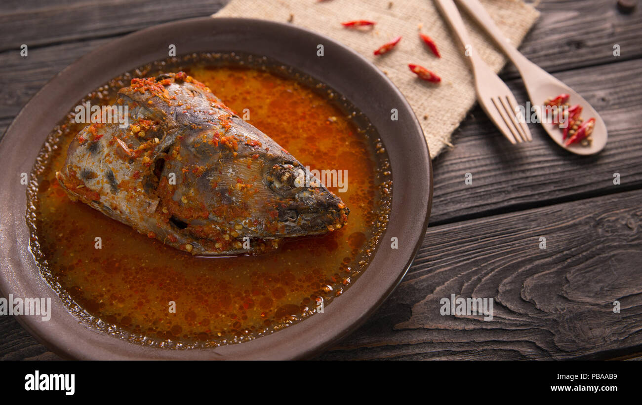 traditional indonesian dishes fish head gulai Stock Photo - Alamy