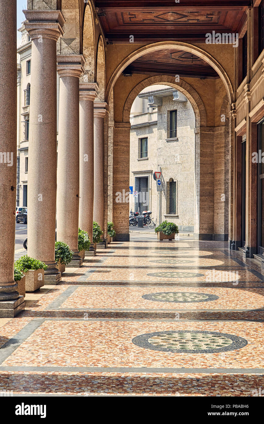 Arches Columns Perspective High Resolution Stock Photography and Images ...