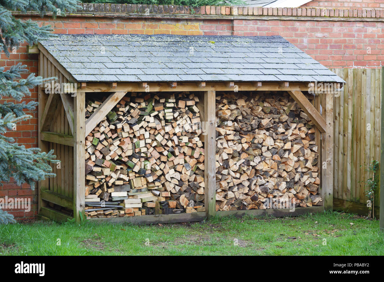 Firewood rack hi-res stock photography and images - Alamy