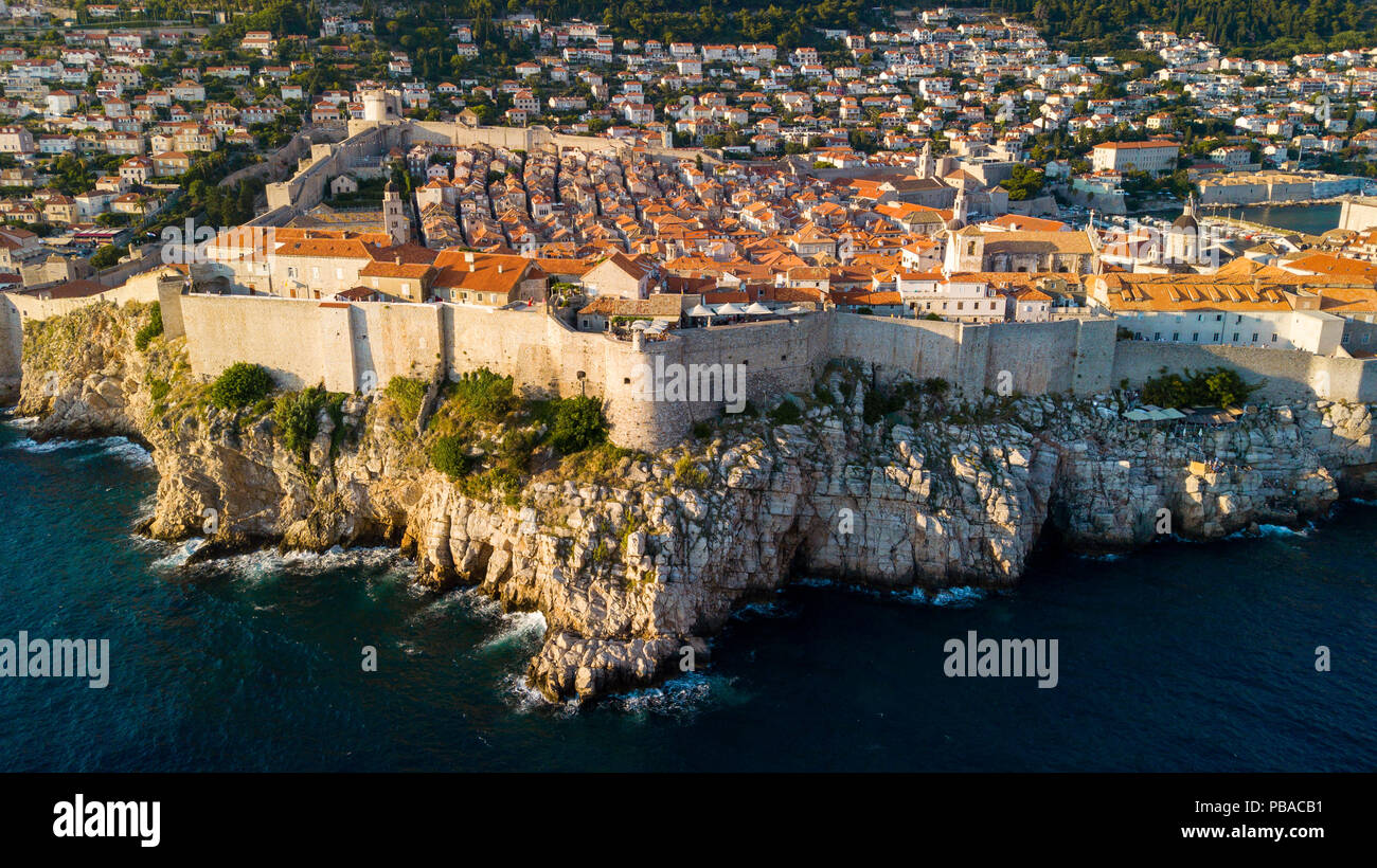 Historic city walls hi-res stock photography and images - Alamy