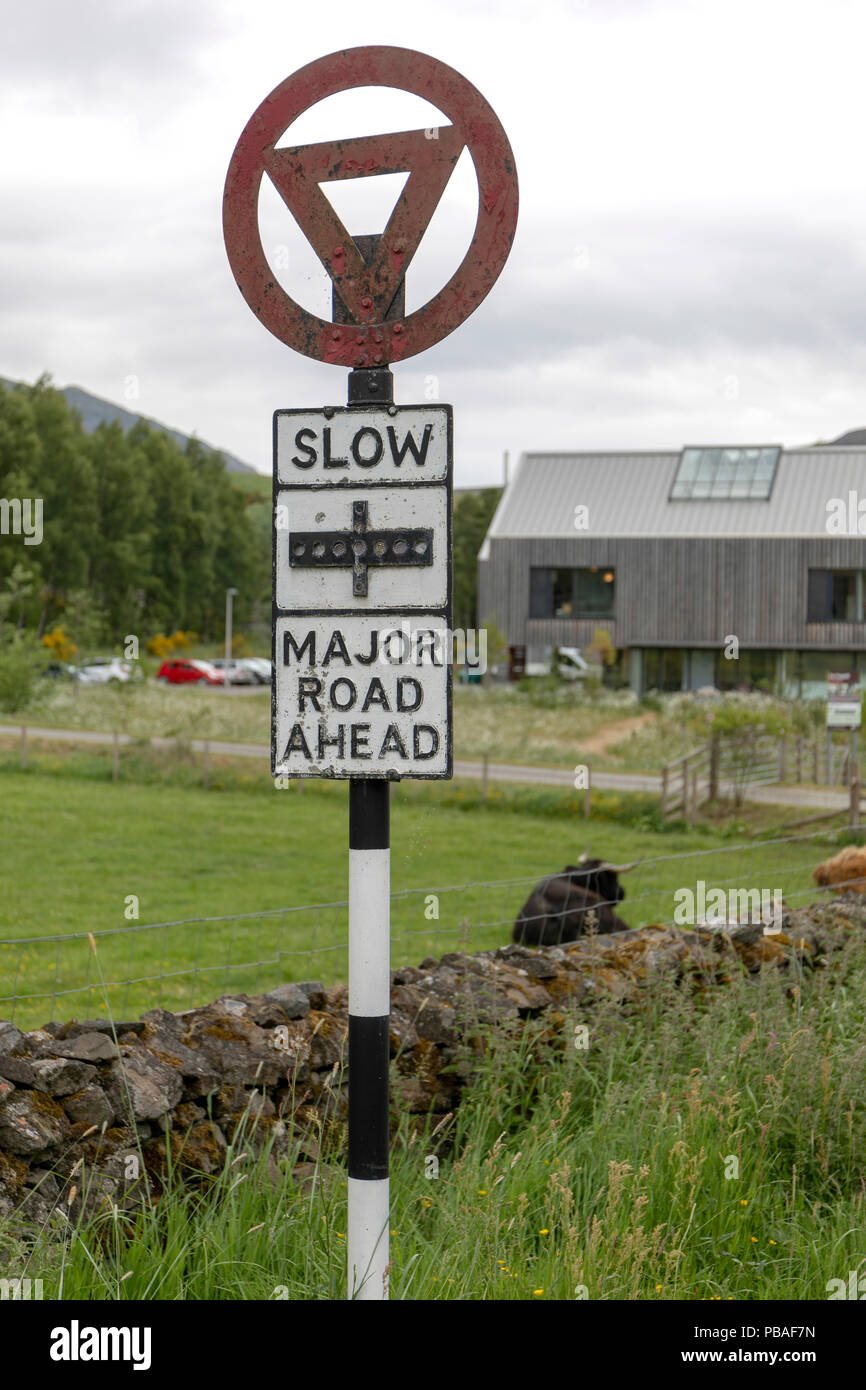 Old style road sign. (Driving test question from 1958: How do you ...