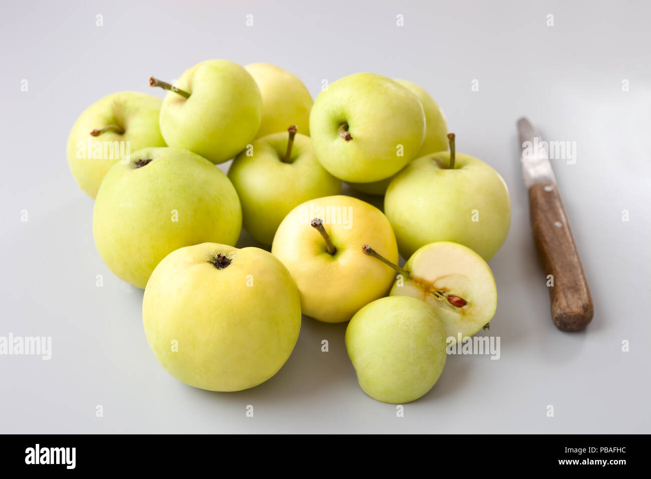 White transparent apples hi-res stock photography and images - Alamy