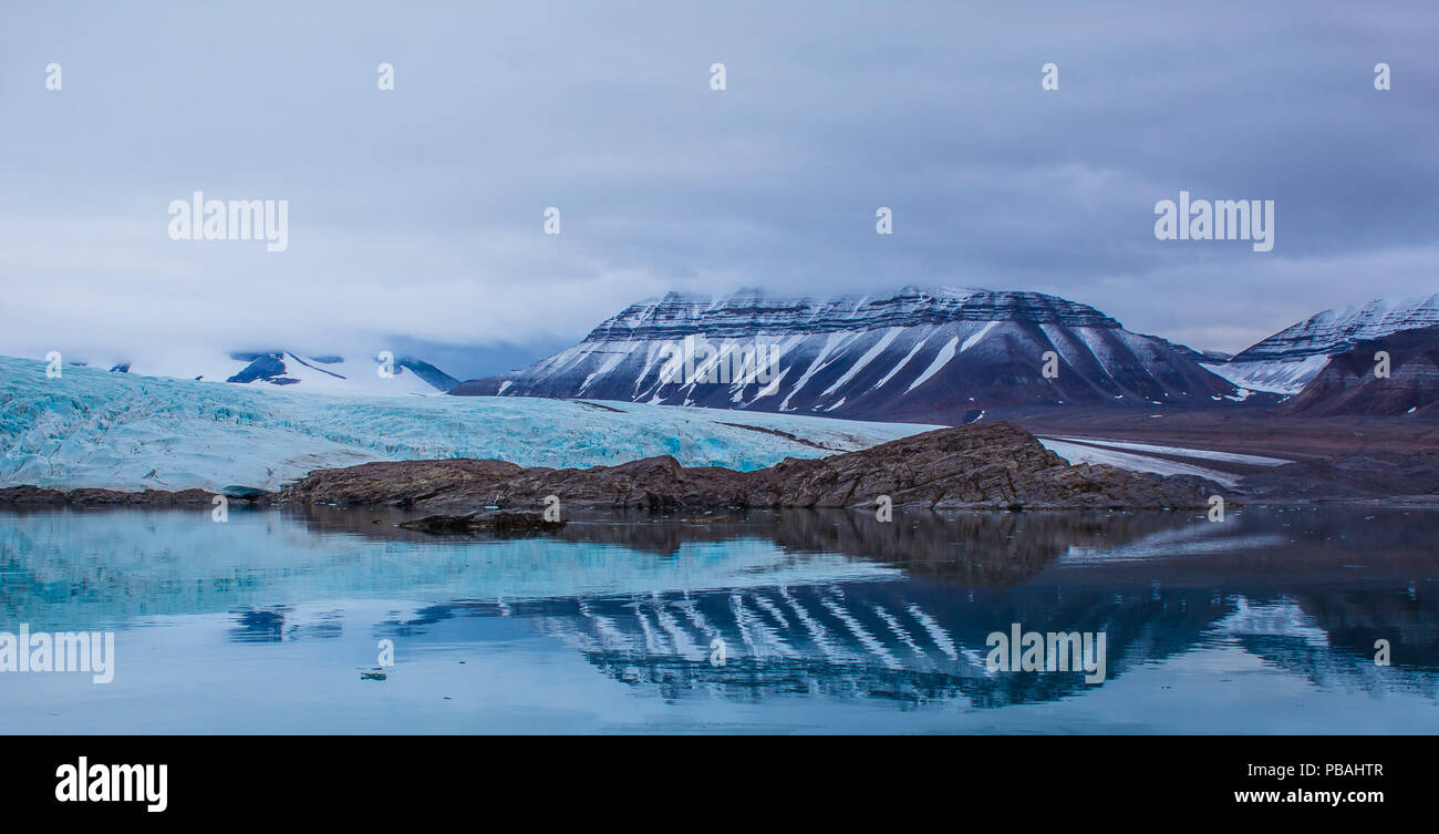 Nordenskioldbreen hi-res stock photography and images - Alamy