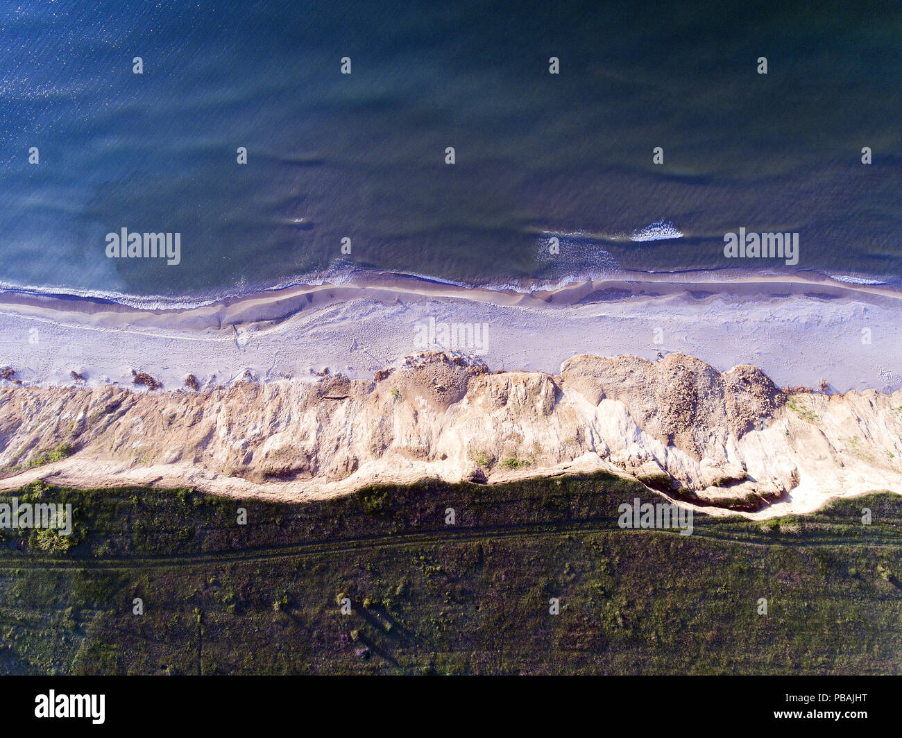 Narrow beach line waves ocean hi-res stock photography and images - Alamy