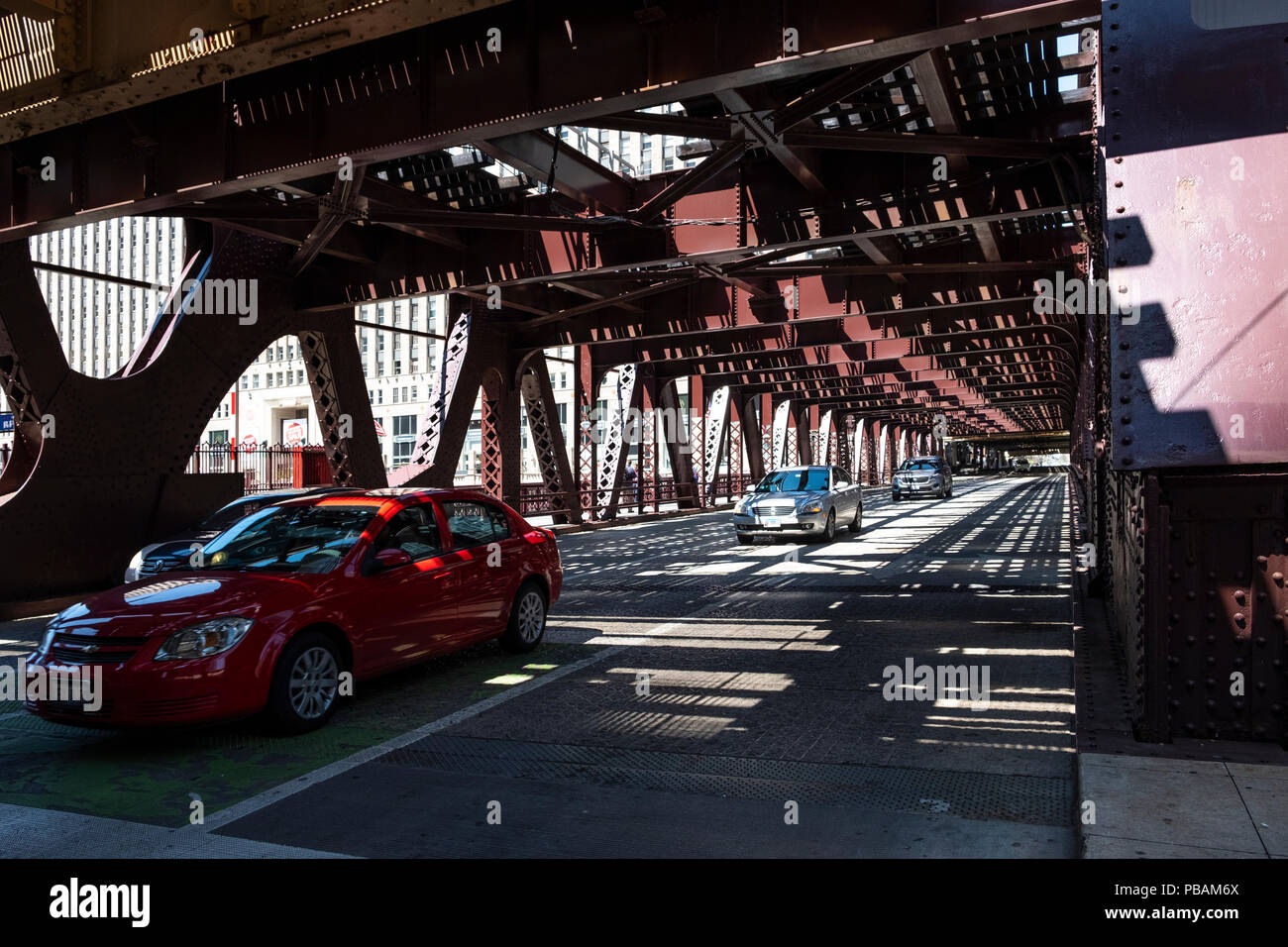 Downtown Chicago street Stock Photo - Alamy