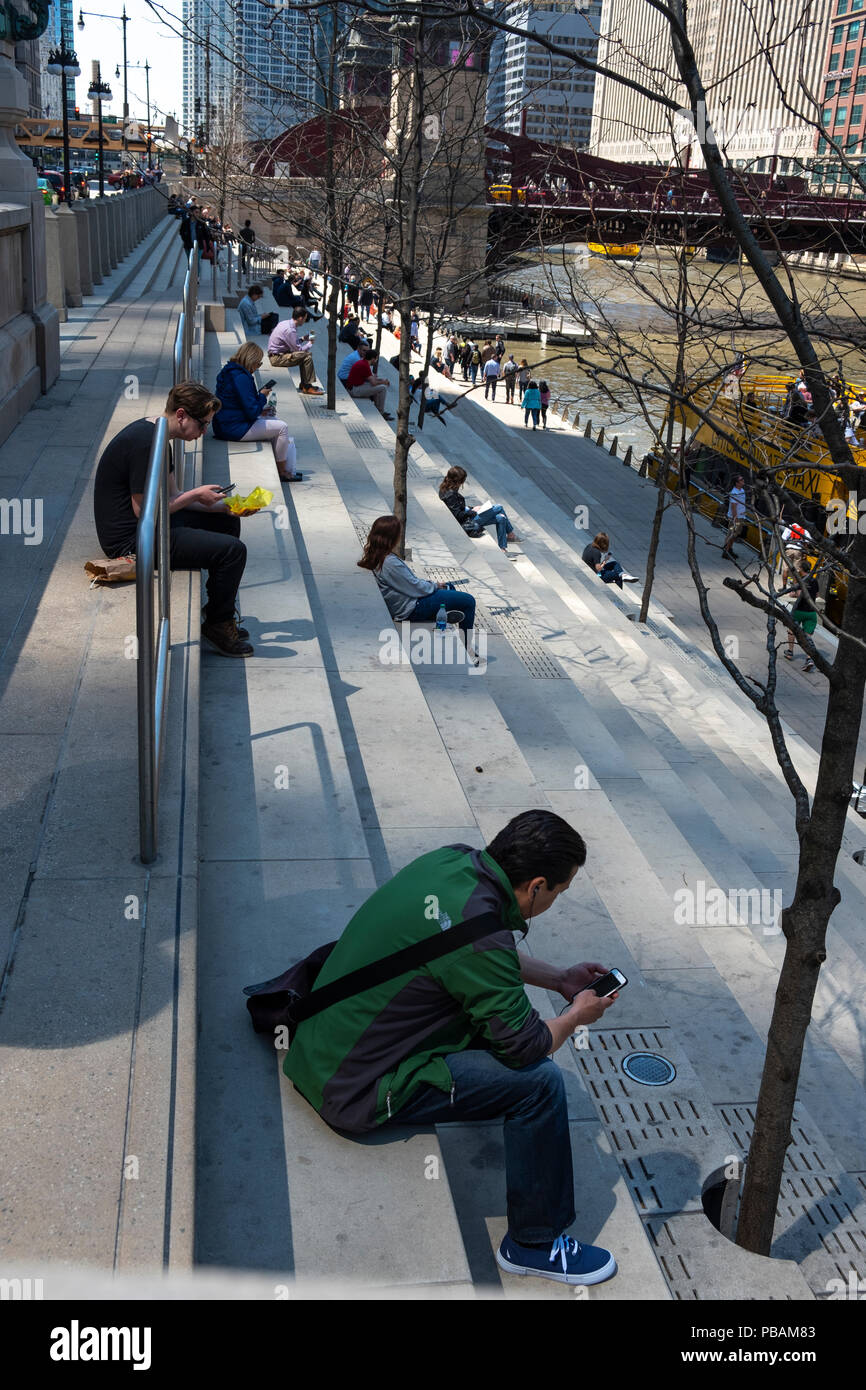 Downtown Chicago Street Scene Stock Photo - Alamy