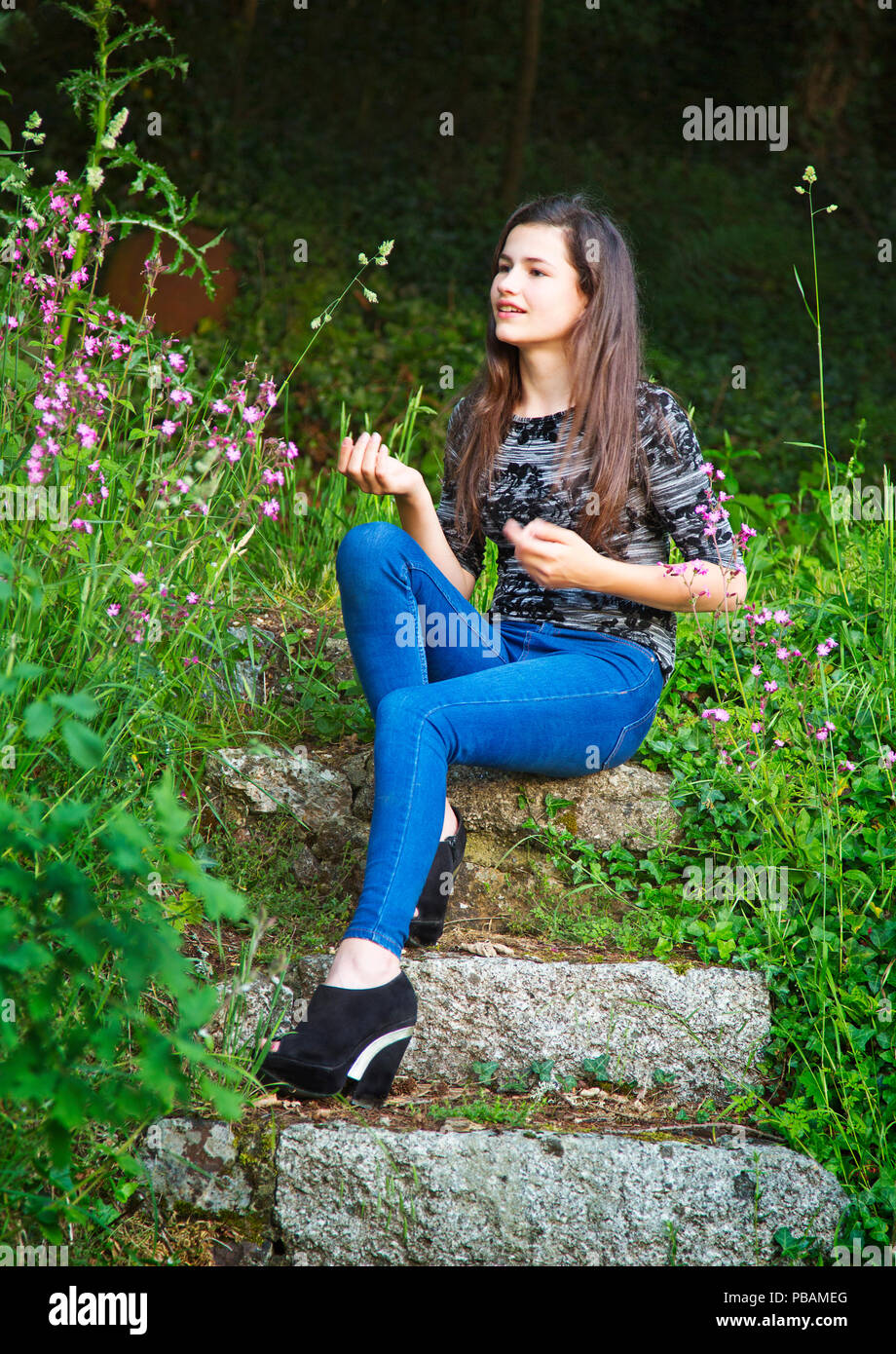 Outdoor portrait of a pretty teenage girl Stock Photo - Alamy