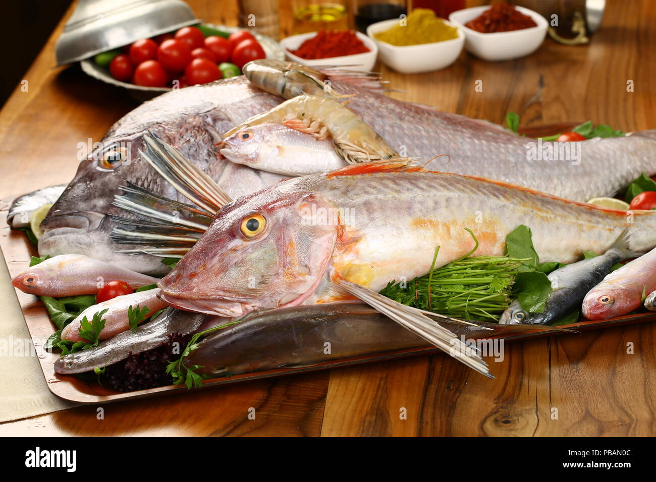 Group of dead fishes hi-res stock photography and images - Alamy