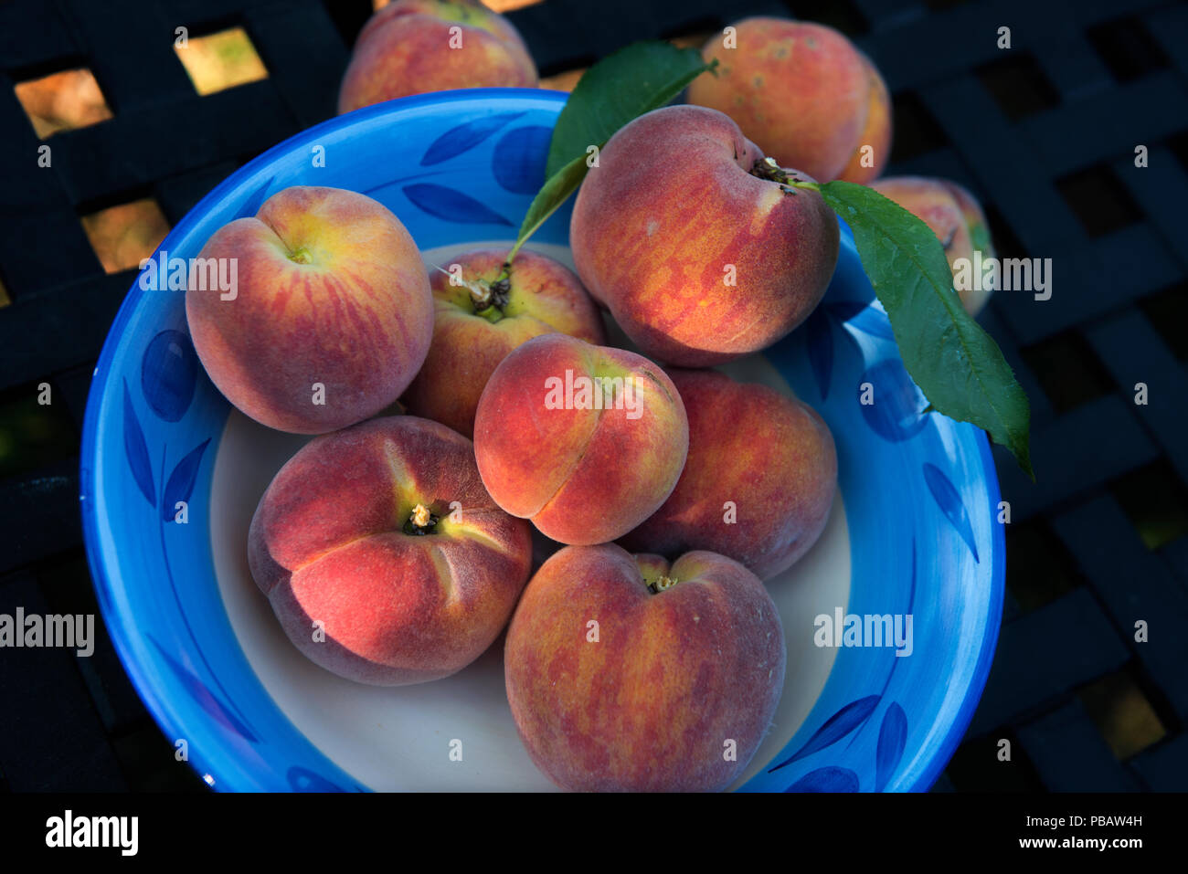 Peach colour hi-res stock photography and images - Alamy