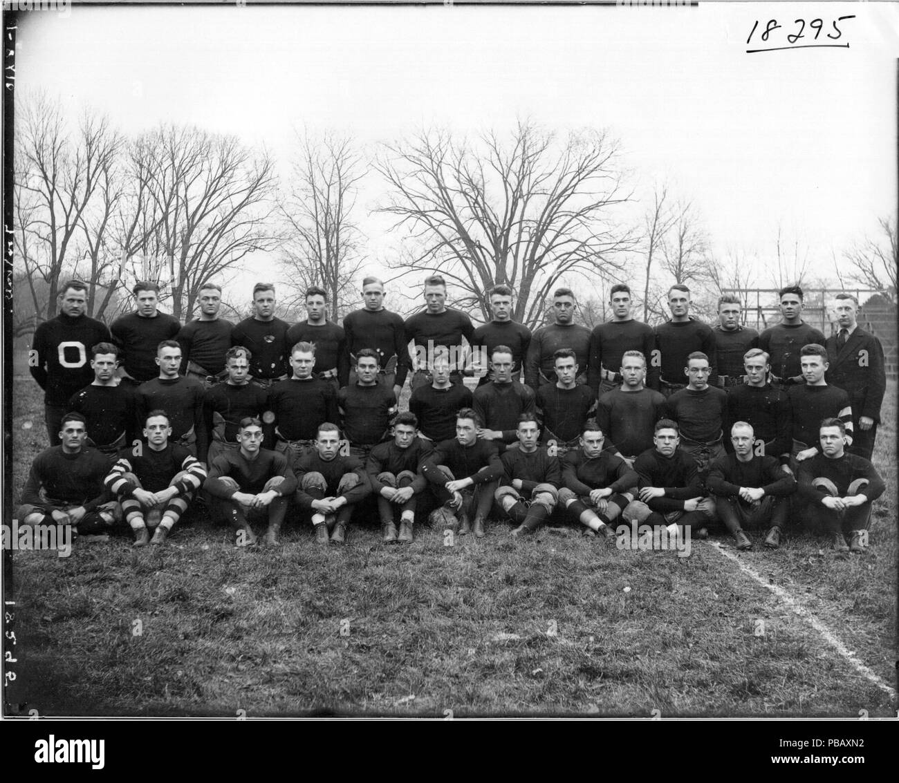 1918 football team hi-res stock photography and images - Alamy