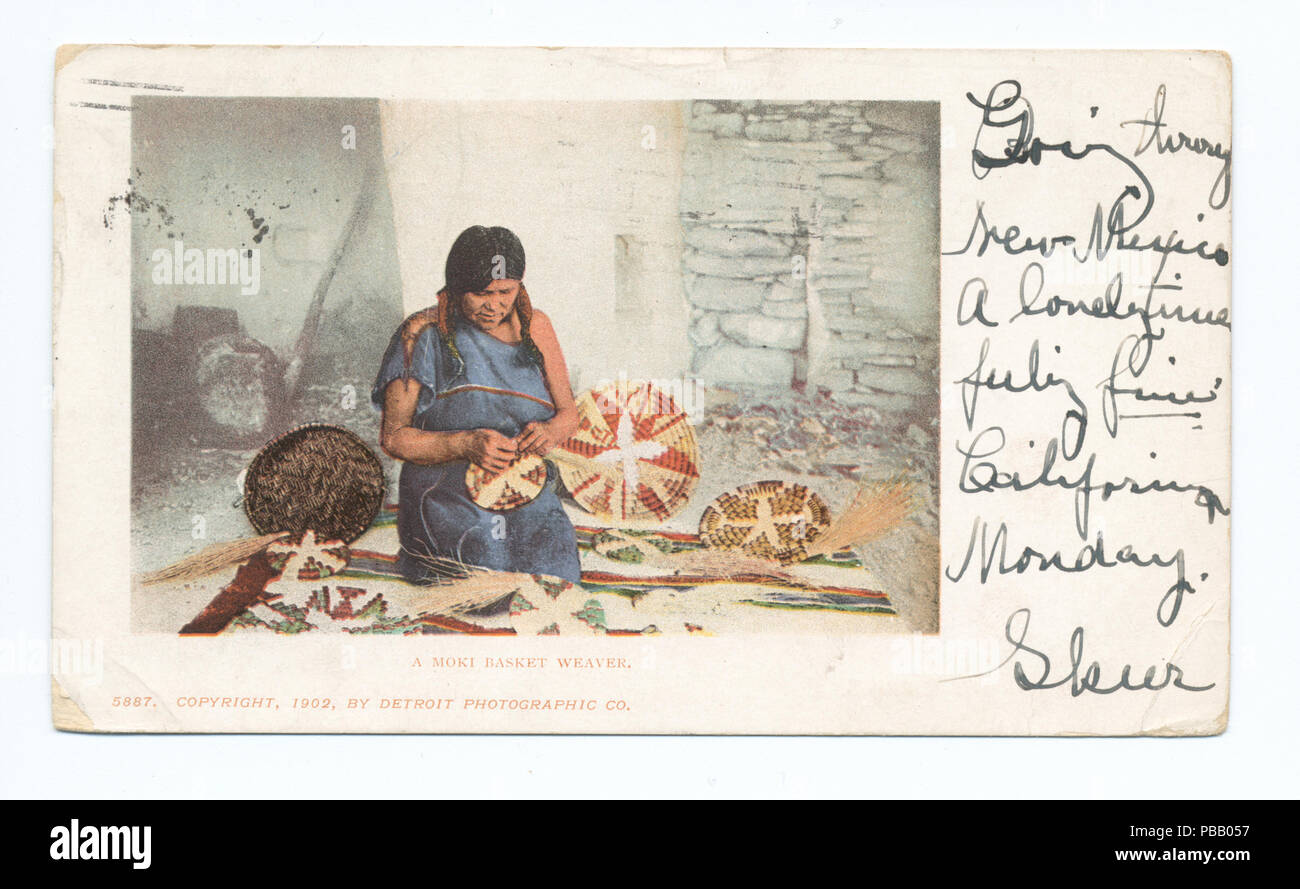 Native american basket weaving hi-res stock photography and images - Alamy