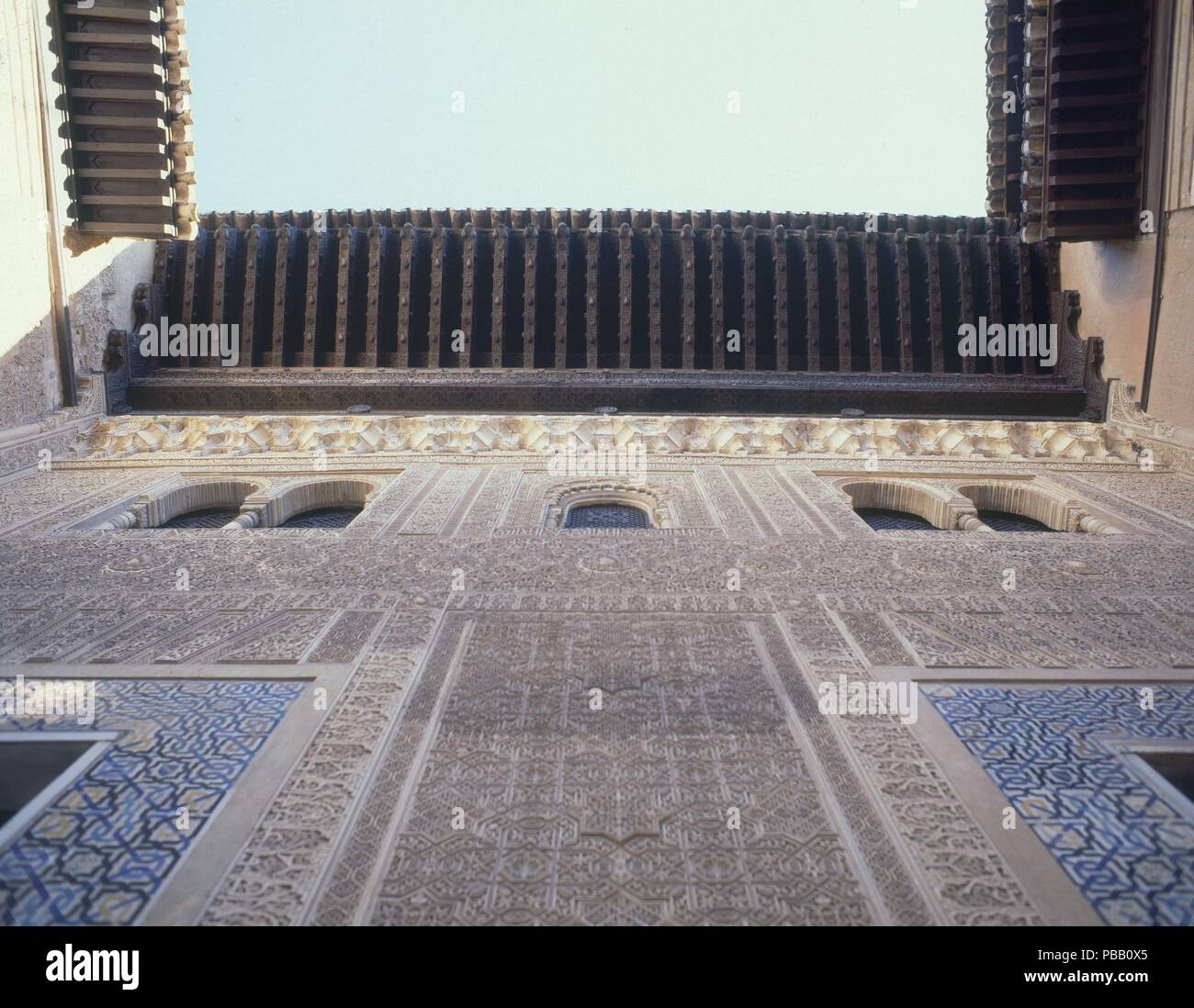 PALACIO COMARES - FACHADA DET. Location: ALHAMBRA-PALACIO DE COMARES ...