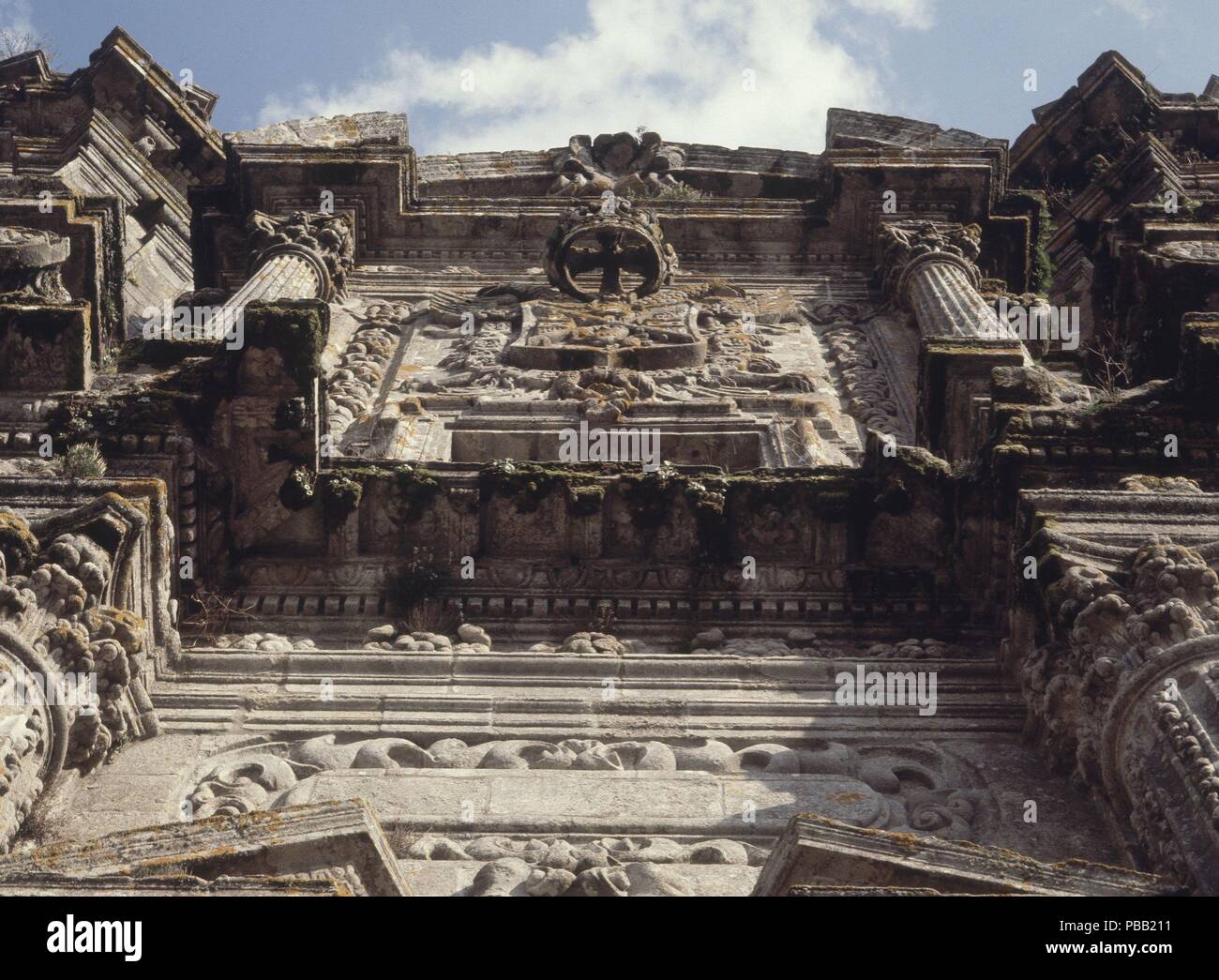 DETALLE DE LA FACHADA. Location: MONASTERIO DE SOBRADO DE LOS MONJES ...