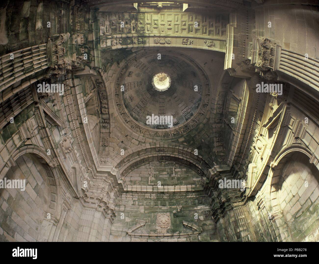 CAPILLA DEL ROSARIO-BOVEDA. Location: MONASTERIO DE SOBRADO DE LOS ...