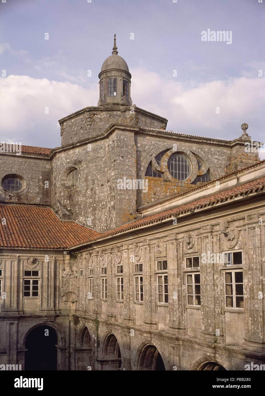 CRUCERO Y CIMBORRIO. Location: MONASTERIO DE SOBRADO DE LOS MONJES ...