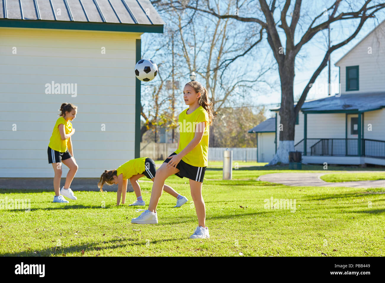Teens soccer park hi-res stock photography and images - Alamy