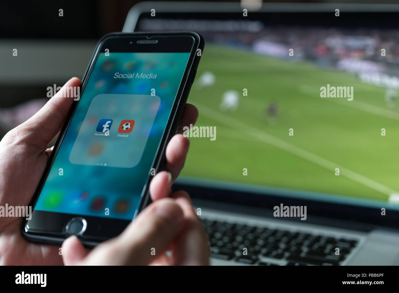 Installing application hi-res stock photography and images - Alamy