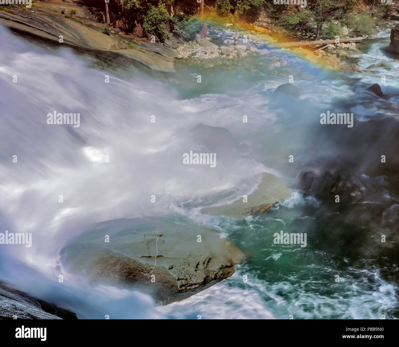 Kings canyon national park mist falls hi-res stock photography and ...