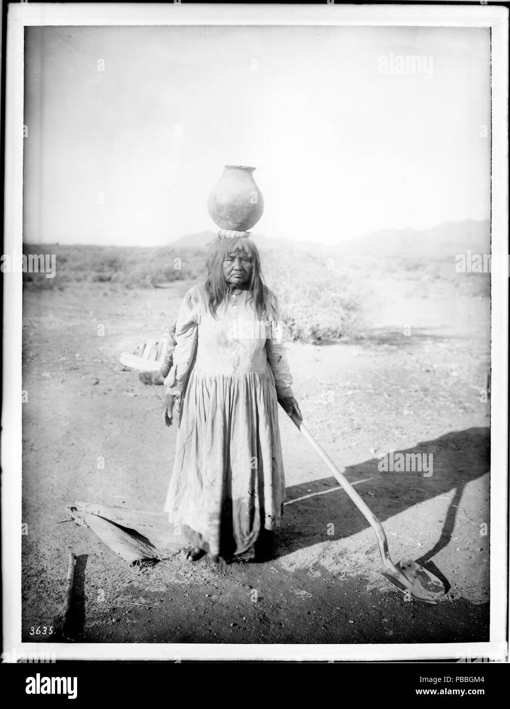 Pima indian woman hi-res stock photography and images - Alamy