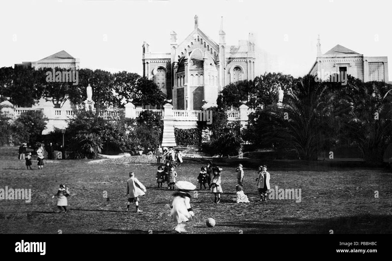 Plaza alvear recoleta hi-res stock photography and images - Alamy