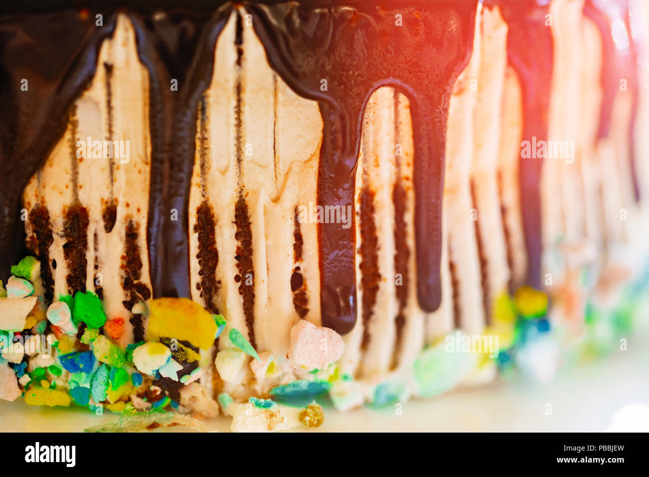 Cream flowing cake hi-res stock photography and images - Alamy