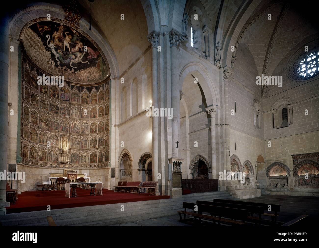 CAPILLA MAYOR Y CRUCERO DERECHO. Location: CATEDRAL VIEJA, SPAIN Stock ...