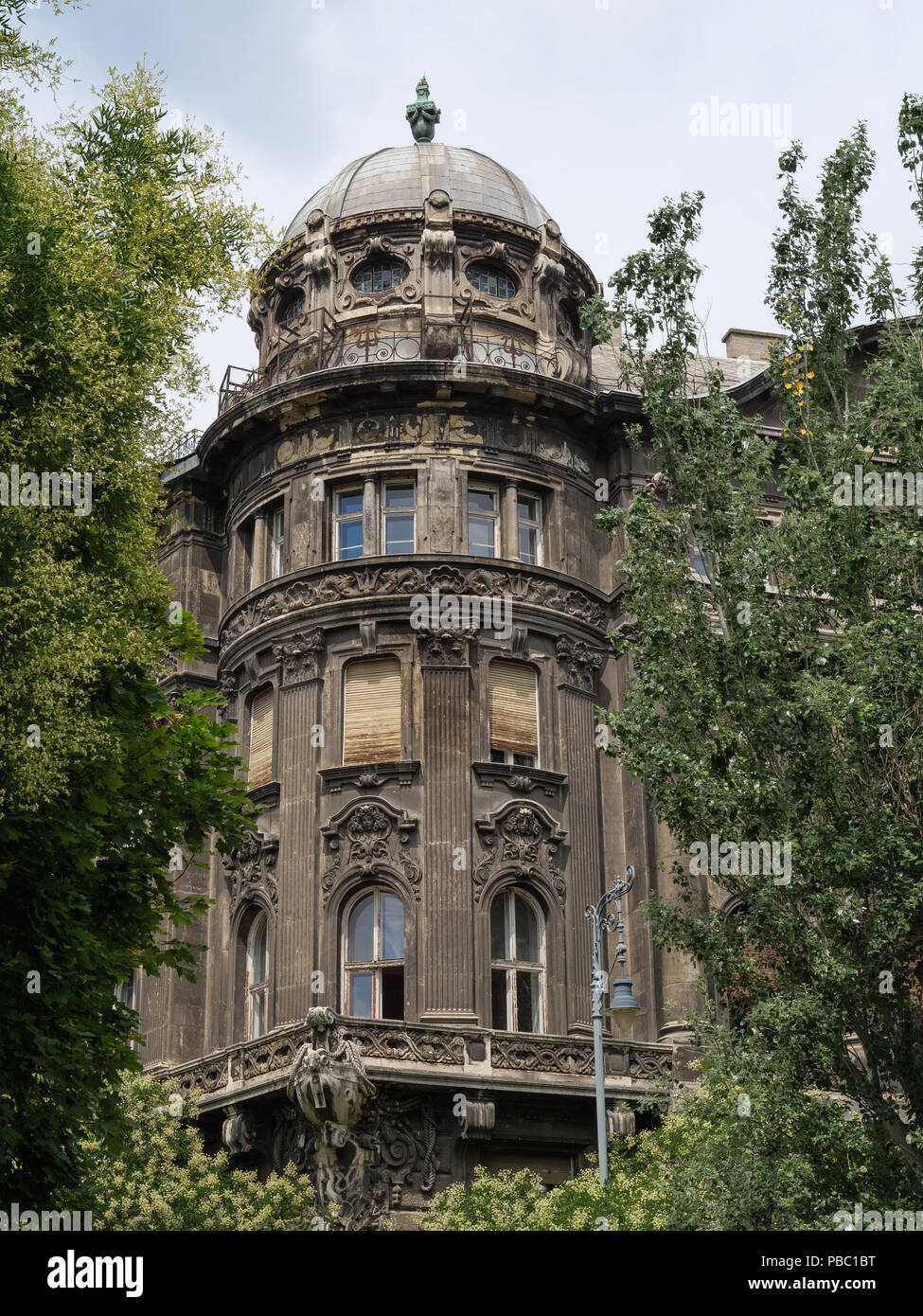 buildings in budapest Stock Photo - Alamy