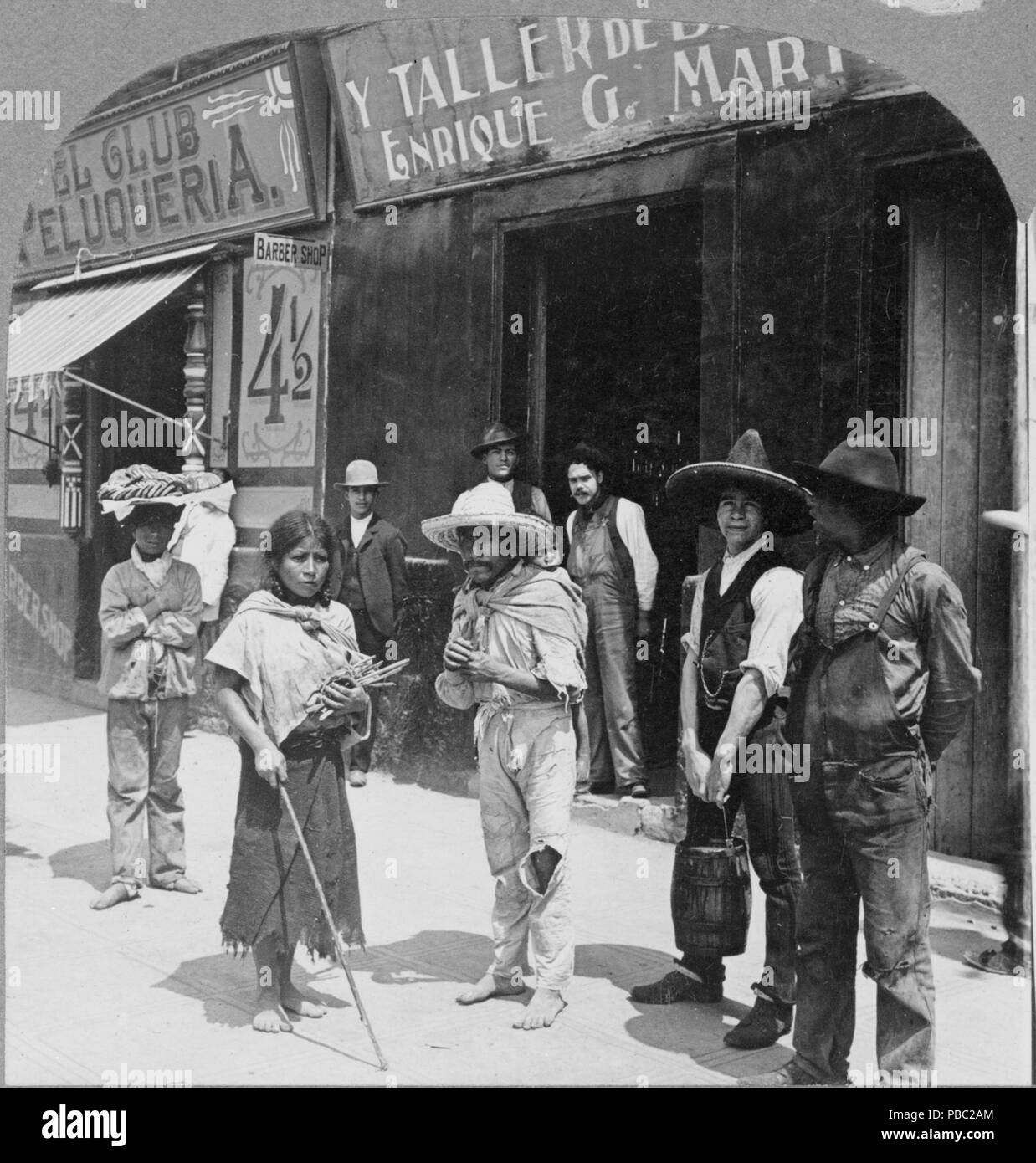 Peons hi-res stock photography and images - Alamy