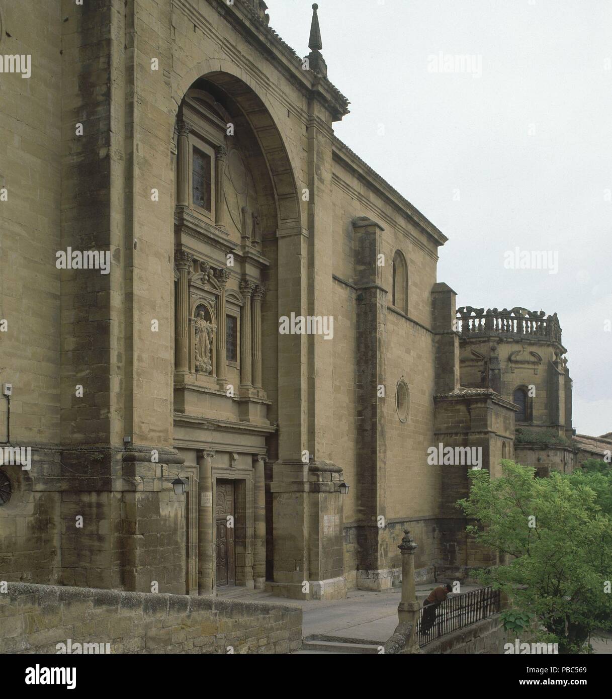 FACHADA. Location: IGLESIA DE LA ASUNCION, LABASTIDA, ALAVA, SPAIN ...