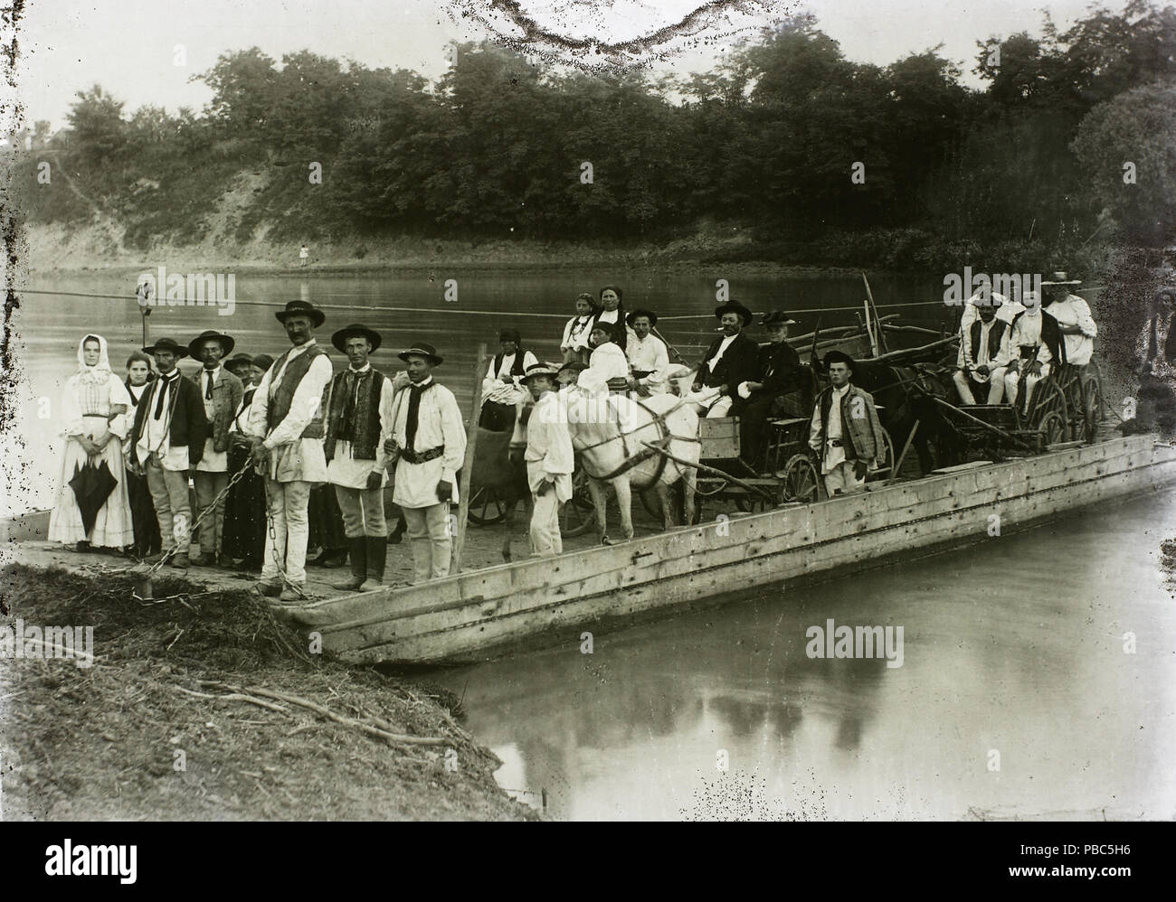 1198 Pinnace, ferry, folk costume, chariot Fortepan 86571 Stock Photo ...