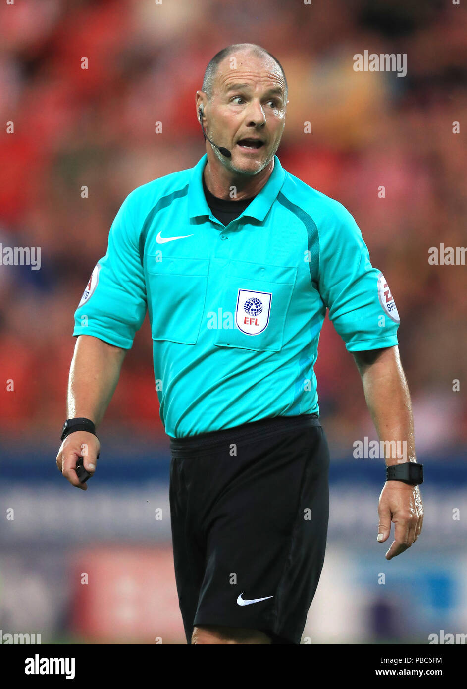 Match referee Scott Duncan Stock Photo - Alamy