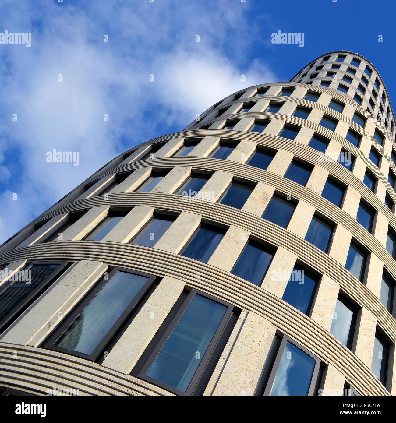 Office building berlin hi-res stock photography and images - Alamy