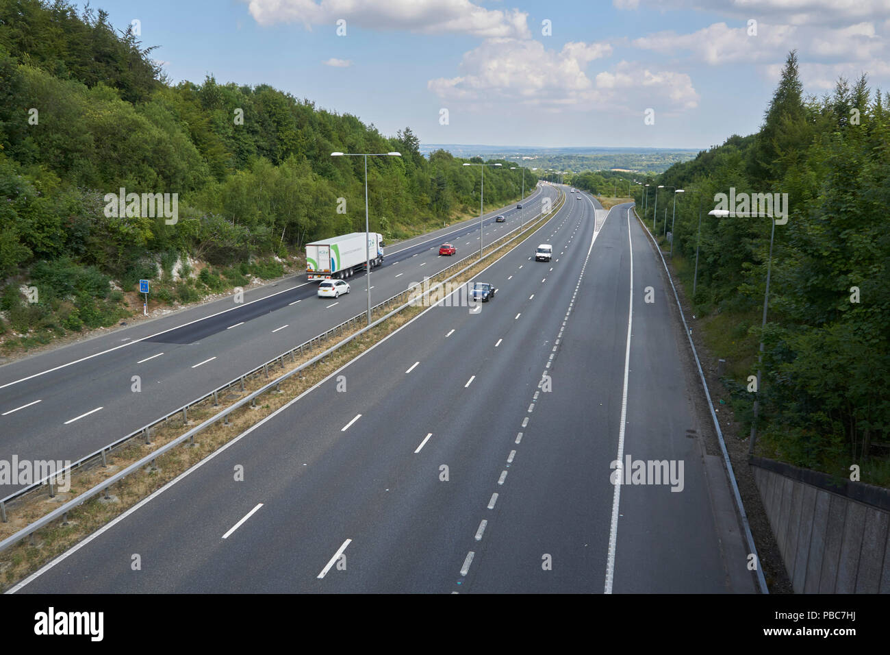 A view of the M20 Motorway in Kent, UK Stock Photo - Alamy