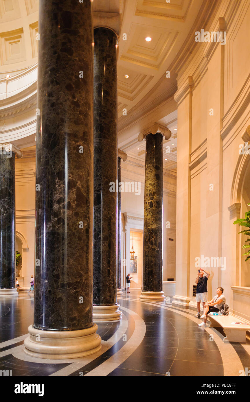 WASHINGTON, USA - SEP 24, 2015: Interior of the National Gallery of Art ...