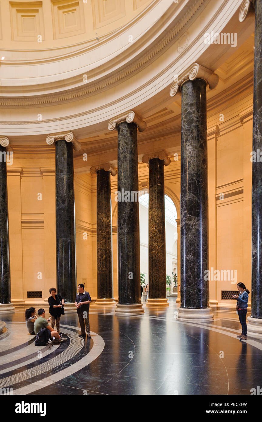WASHINGTON, USA - SEP 24, 2015: Interior of the National Gallery of Art ...