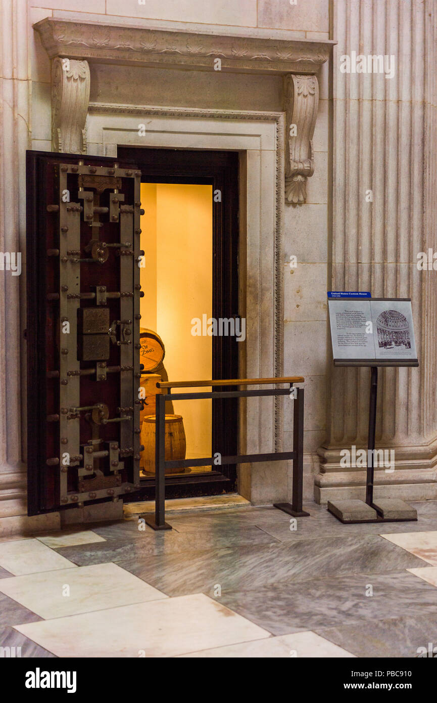 NEW YORK, USA - OCT 8, 2015: Interior of the Federal Hall National ...