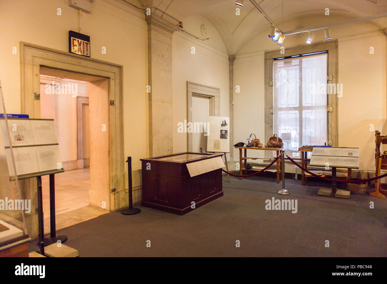 NEW YORK, USA - OCT 8, 2015: Interior of the Federal Hall National ...