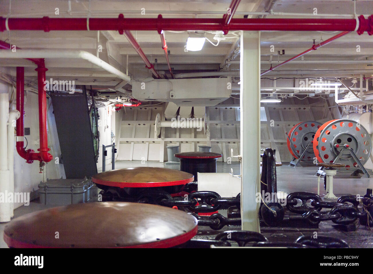 NEW YORK, USA - SEP 25, 2015: Interior of the USS Intrepid (The ...