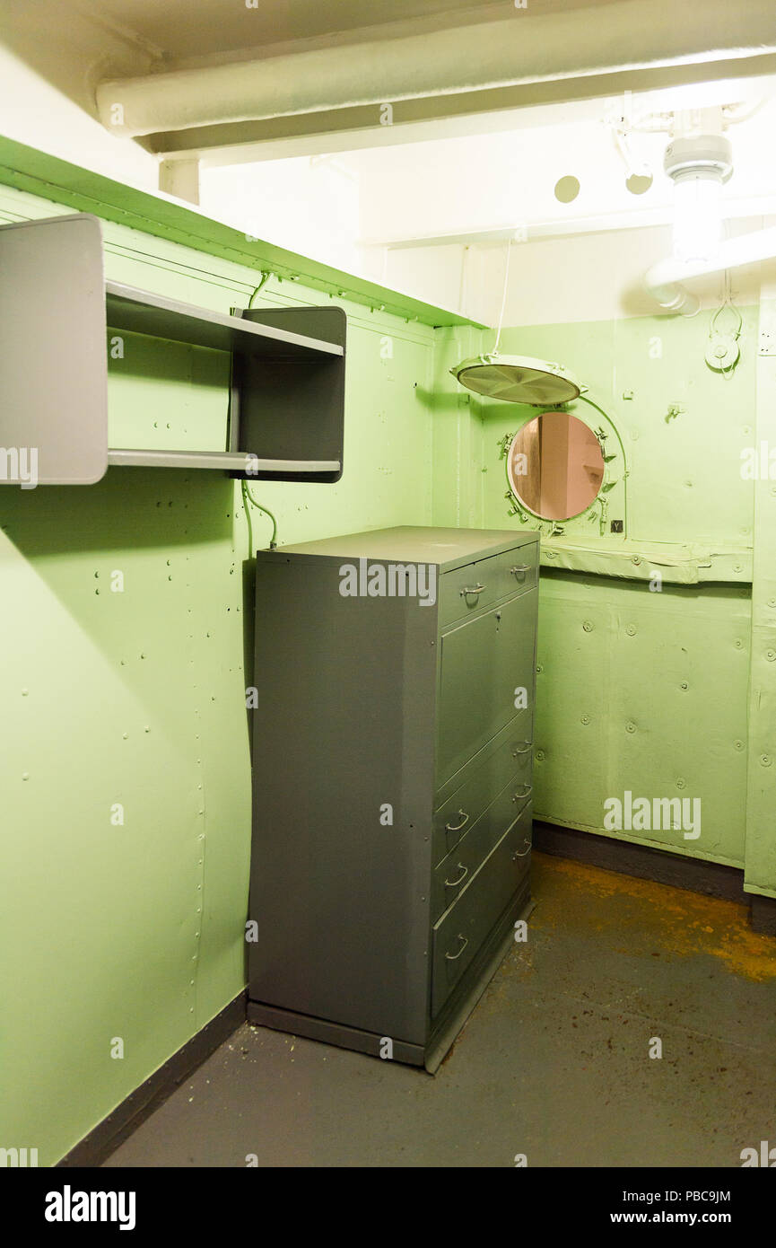 NEW YORK, USA - SEP 25, 2015: Interior of the USS Intrepid (The ...