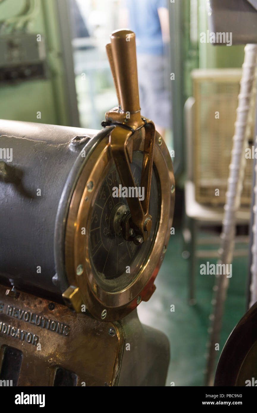 NEW YORK, USA - SEP 25, 2015: Interior of the USS Intrepid (The ...