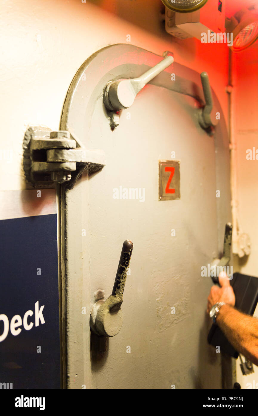 NEW YORK, USA - SEP 25, 2015: Interior of the USS Intrepid (The ...
