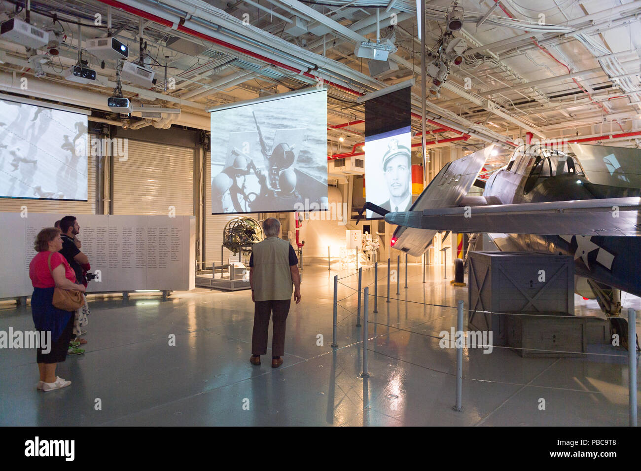 NEW YORK, USA - SEP 25, 2015: Interior of the USS Intrepid (The ...