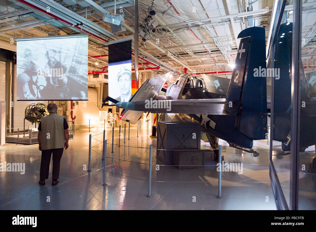 NEW YORK, USA - SEP 25, 2015: Interior of the USS Intrepid (The ...