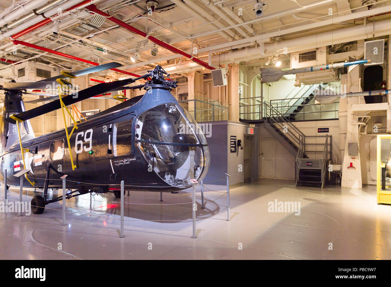 NEW YORK, USA - SEP 25, 2015: Interior of the USS Intrepid (The ...