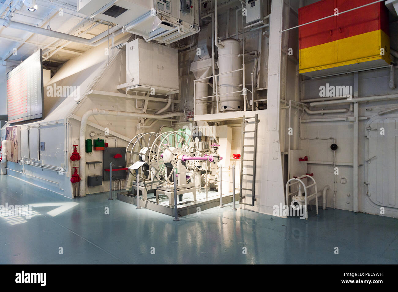 NEW YORK, USA - SEP 25, 2015: Interior of the USS Intrepid (The ...