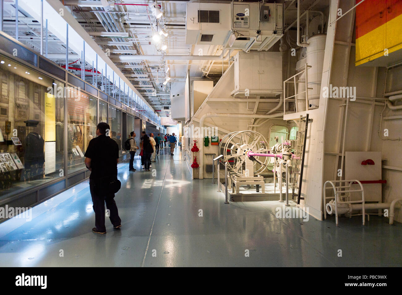 NEW YORK, USA - SEP 25, 2015: Interior of the USS Intrepid (The ...