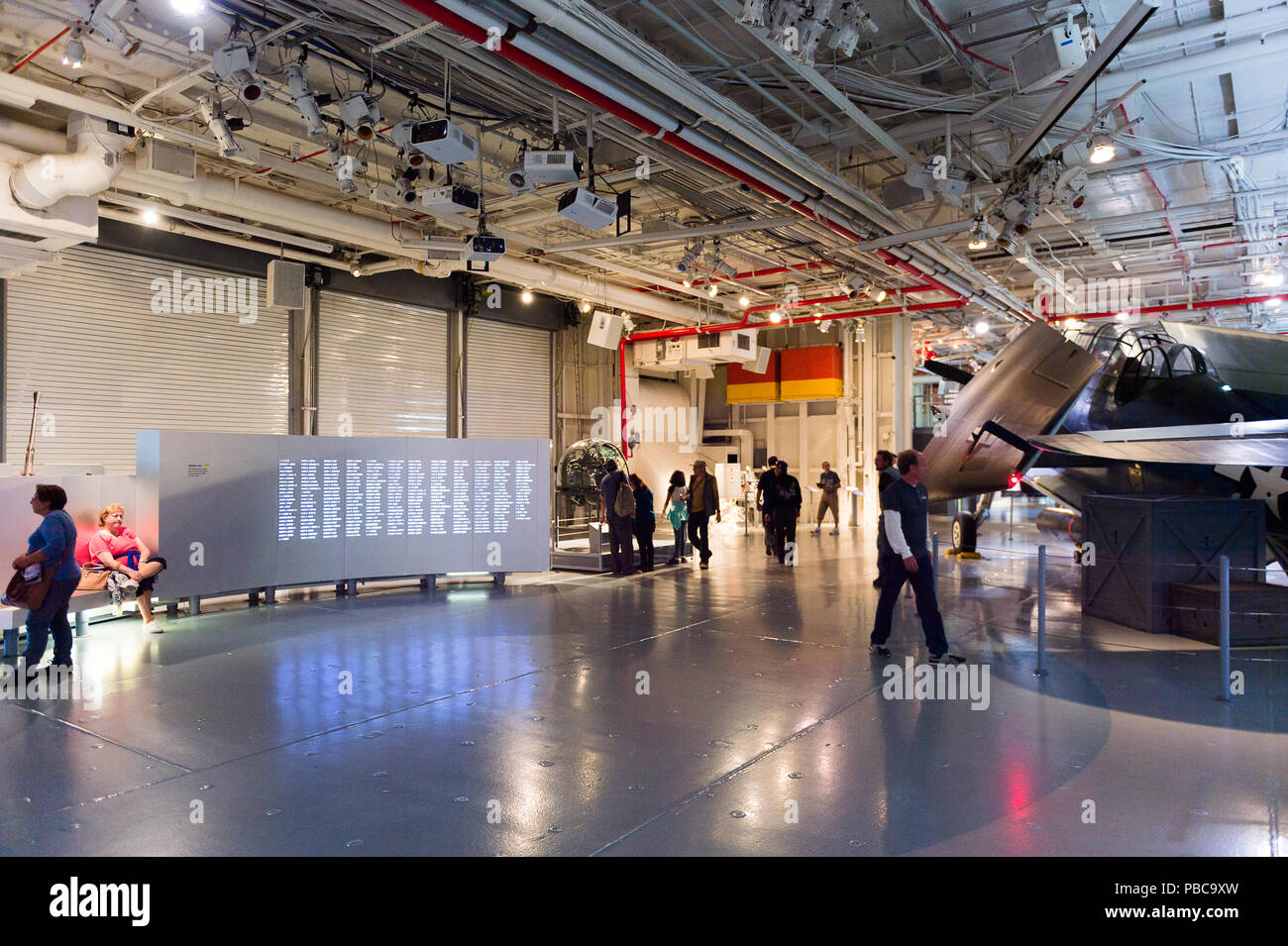 NEW YORK, USA - SEP 25, 2015: Interior of the USS Intrepid (The ...