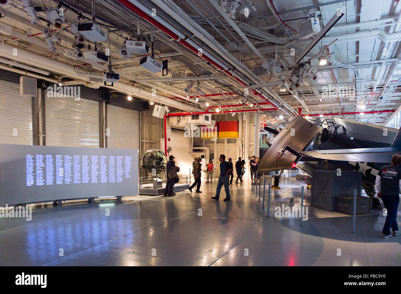 NEW YORK, USA - SEP 25, 2015: Interior of the USS Intrepid (The ...