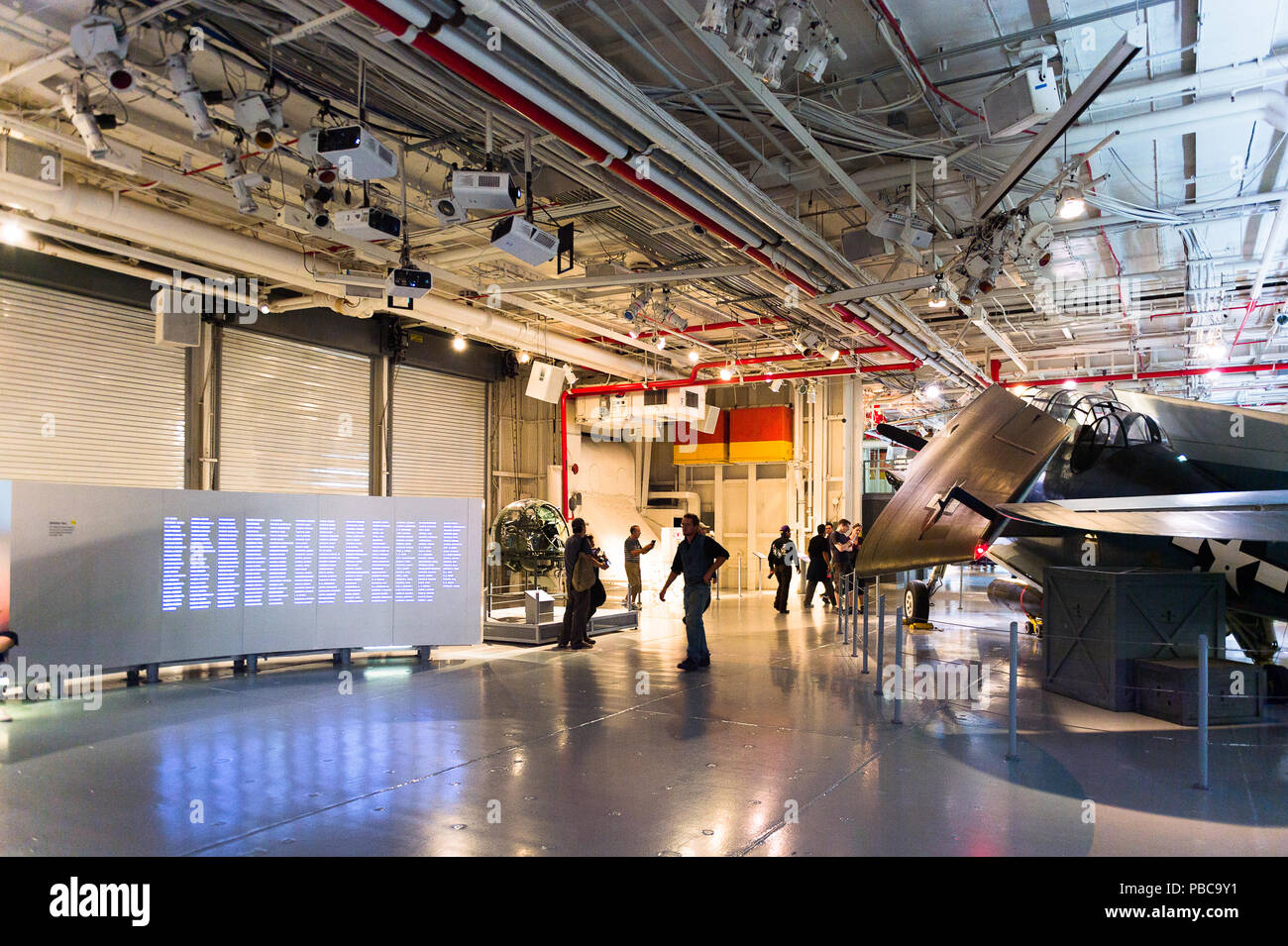 NEW YORK, USA - SEP 25, 2015: Interior of the USS Intrepid (The ...