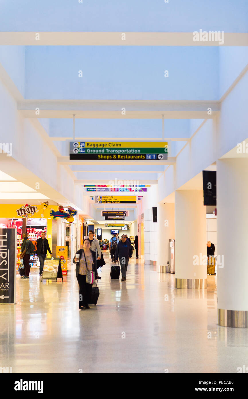 Jfk airport arrival hall hi-res stock photography and images - Alamy